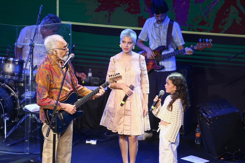 NATURA COM AFRICA E A ESTRELA DE GILBERTO GIL - Fernando Vasconcelos